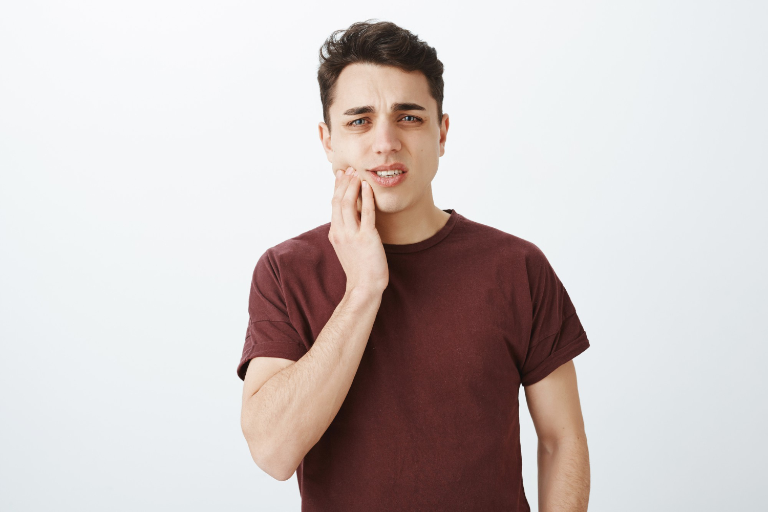 What can be done for broken tooth pain? - Dentica International